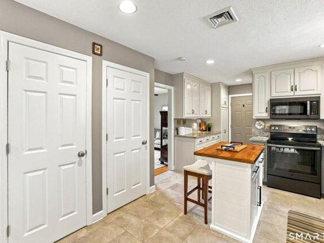 house with 3 bedroom, Plymouth CT ES105231401