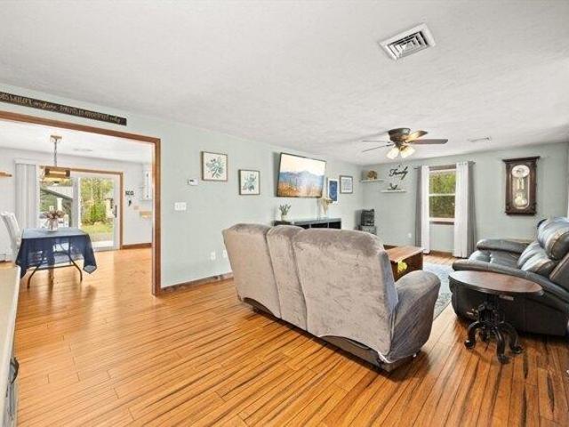 house with 3 bedroom, Plymouth MA DLS102118210