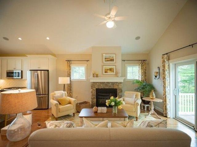 house with 3 bedroom, Plymouth MA DS102669265
