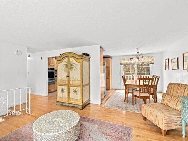 house with 3 bedroom, Plymouth MA ES104009334