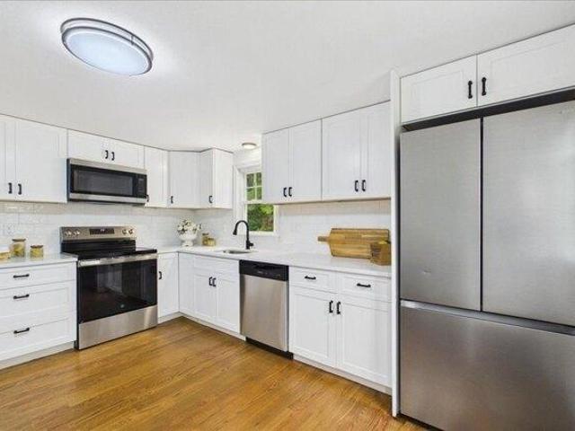 house with 3 bedroom, Plymouth MA ES104237526