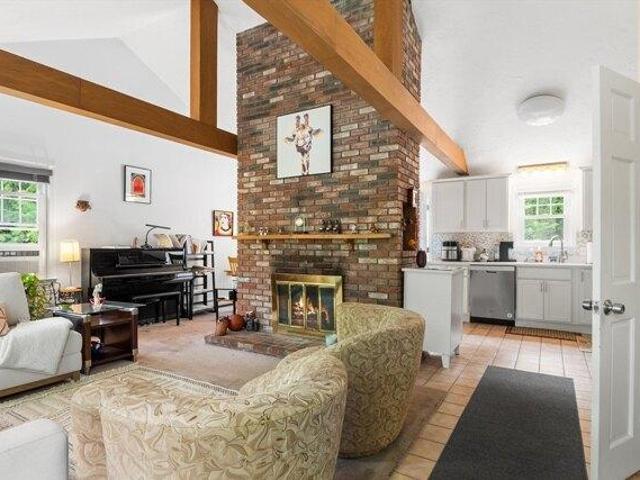 house with 3 bedroom, Plymouth MA ES104757158