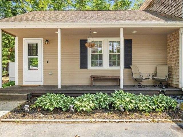 house with 3 bedroom, Plymouth MA ES104757168
