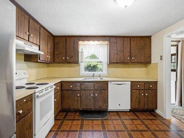 house with 3 bedroom, Plymouth MA ES104852772