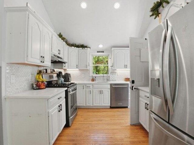 house with 3 bedroom, Plymouth MA ES105080225
