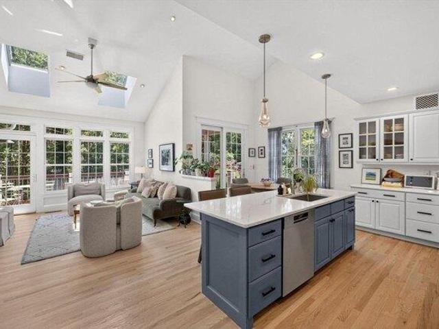 house with 3 bedroom, Plymouth MA ES105082216