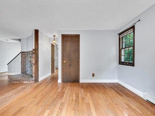 house with 3 bedroom, Plymouth MA ES105114073