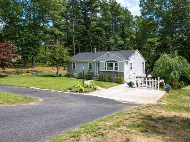 house with 3 bedroom, Plympton MA DS104079400