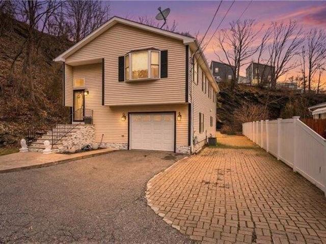 house with 3 bedroom, Providence RI DLS101783589