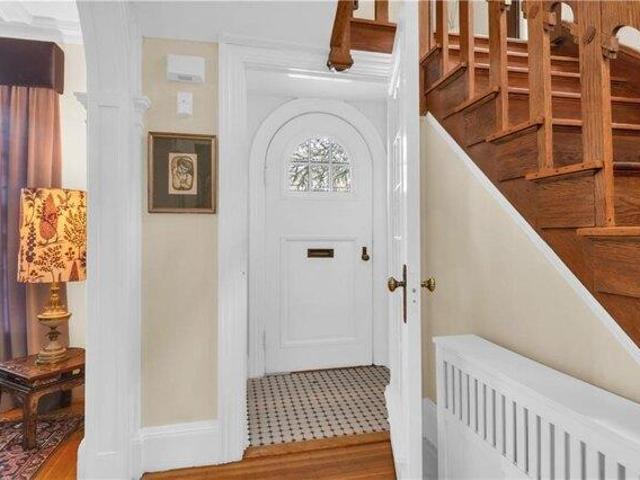 house with 3 bedroom, Providence RI DLS102826570