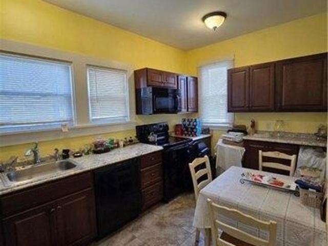 house with 3 bedroom, Providence RI ES104045789