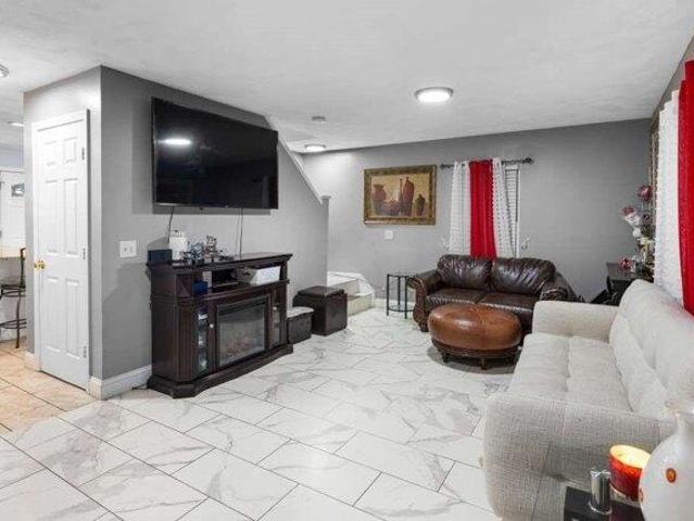 house with 3 bedroom, Providence RI ES104074795