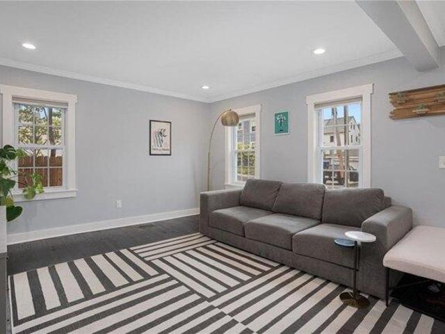 house with 3 bedroom, Providence RI ES104510287