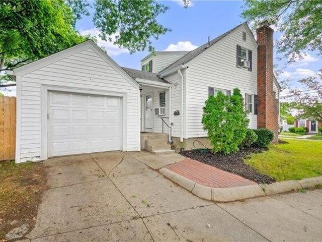 house with 3 bedroom, Providence RI ES104835099