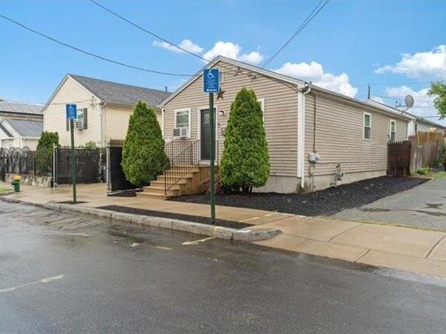 house with 3 bedroom, Providence RI ES105092933