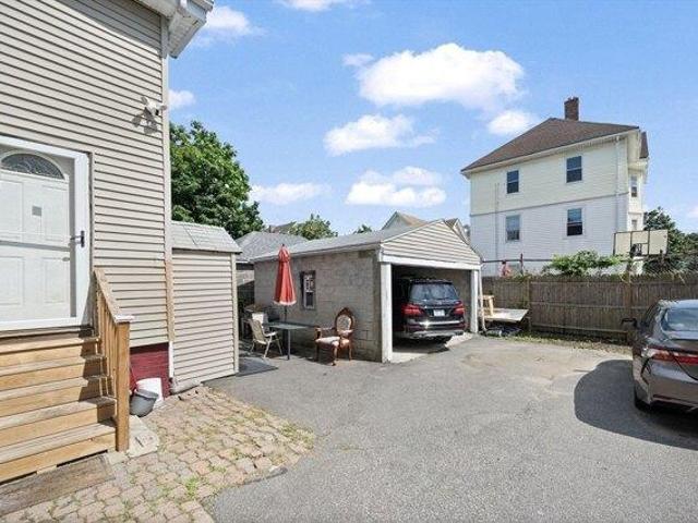 house with 3 bedroom, Providence RI ES105105608