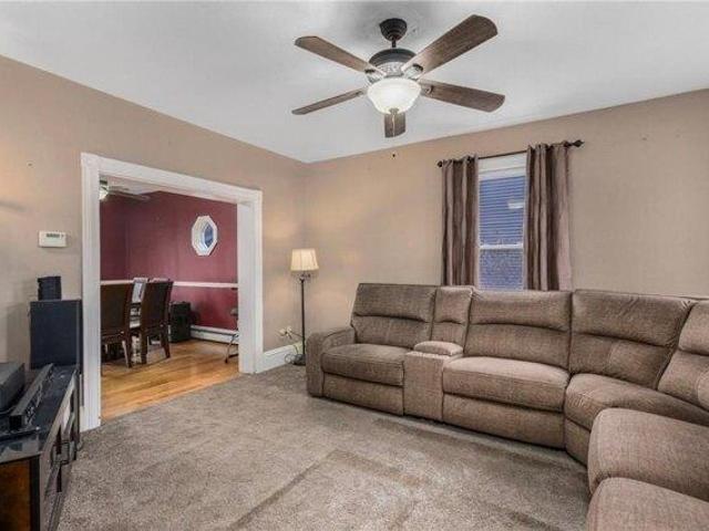 house with 3 bedroom, Providence RI ES105105947