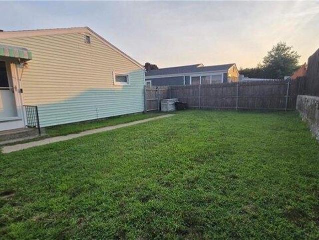house with 3 bedroom, Providence RI ES105116854