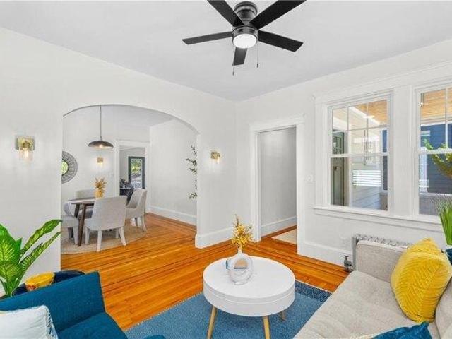 house with 3 bedroom, Providence RI ES105191725