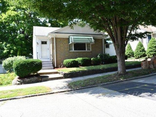 house with 3 bedroom, Providence RI ES105192481