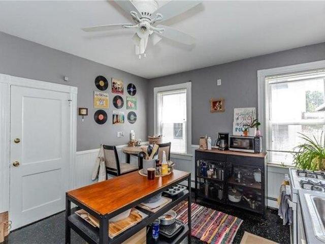 house with 3 bedroom, Providence RI ES105207121