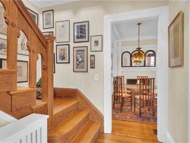 house with 3 bedroom, Providence RI ES102826570