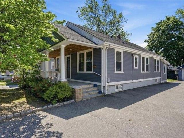 house with 3 bedroom, Providence RI ES103159774