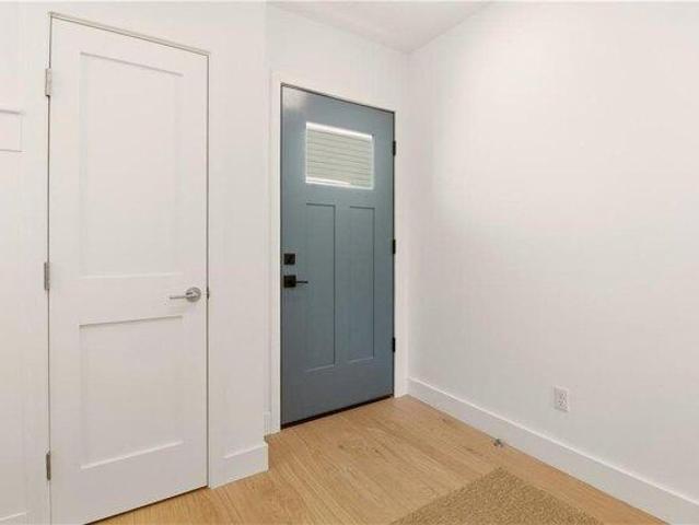 house with 3 bedroom, Providence RI ES103185901