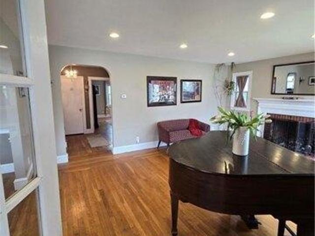 house with 3 bedroom, Providence RI ES103495435