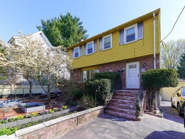 house with 3 bedroom, Quincy MA DLS103100430