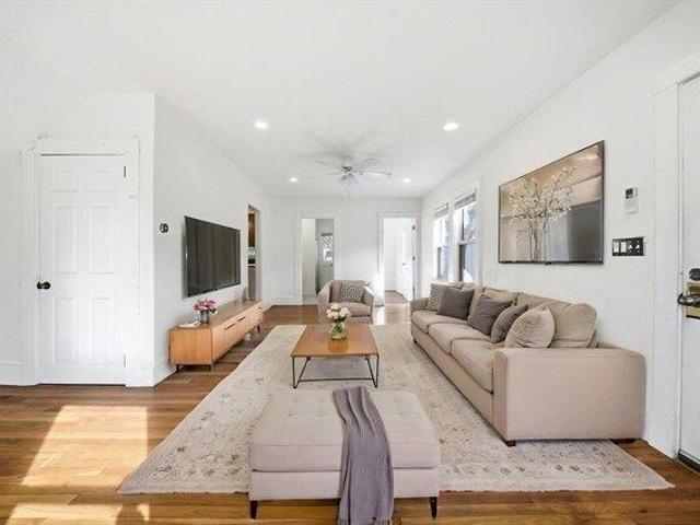 house with 3 bedroom, Quincy MA DS101750867