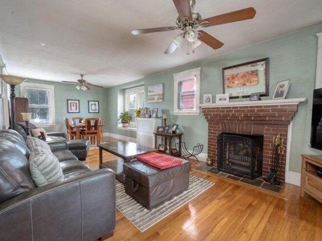 house with 3 bedroom, Quincy MA DS104375040