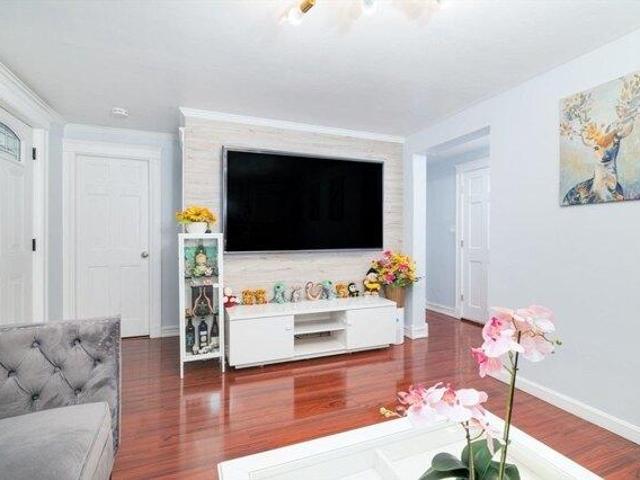 house with 3 bedroom, Quincy MA ES103433440
