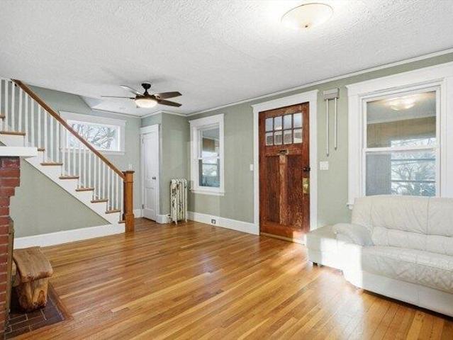 house with 3 bedroom, Quincy MA ES103435005