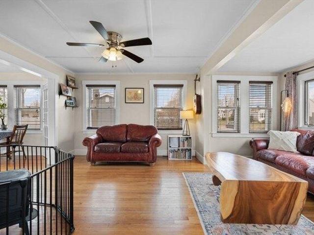 house with 3 bedroom, Quincy MA ES103220581