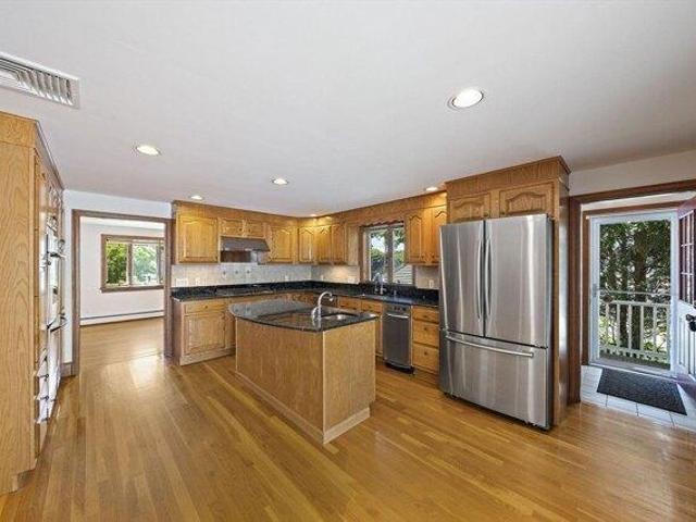 house with 3 bedroom, Quincy MA ES103220077