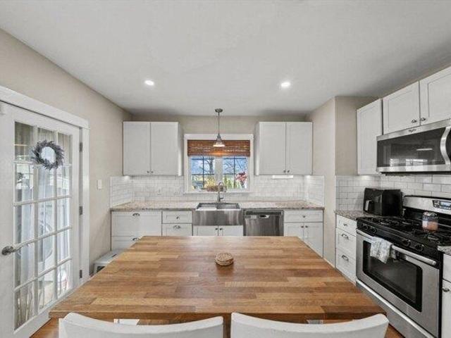 house with 3 bedroom, Quincy MA ES103224551