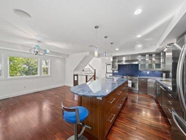 house with 3 bedroom, Quincy MA ES105060418