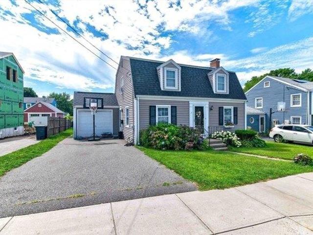 house with 3 bedroom, Quincy MA ES105208267