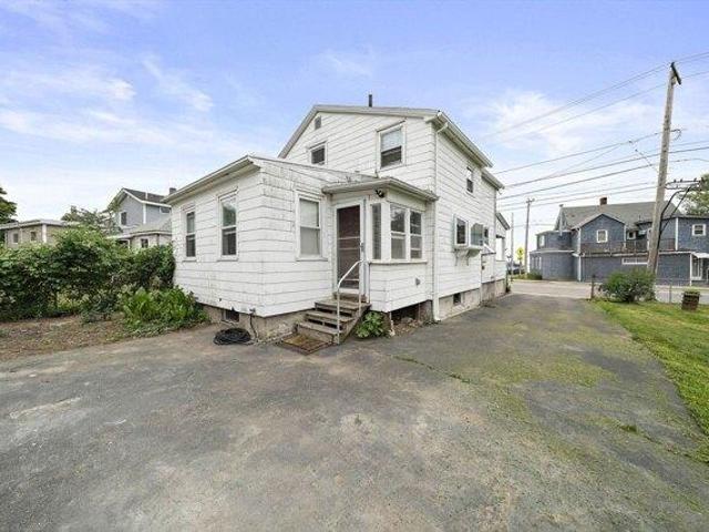 house with 3 bedroom, Quincy MA ES105229188