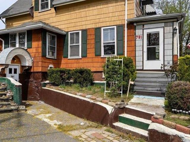 house with 3 bedroom, Quincy MA ES105231067