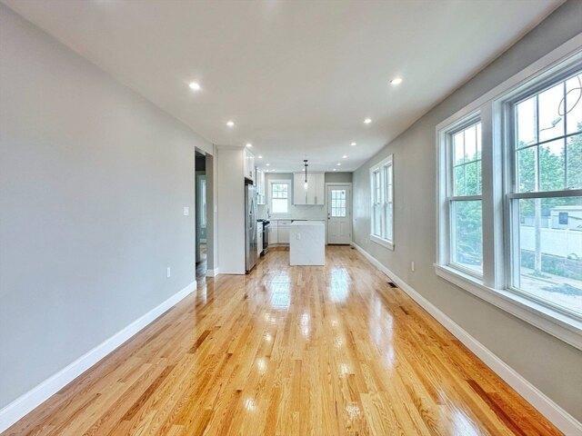 house with 3 bedroom, Quincy MA ES105233600