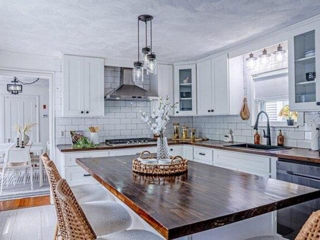 house with 3 bedroom, Randolph MA DS102959081