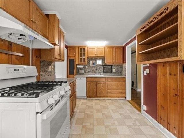house with 3 bedroom, Randolph MA DS103667091