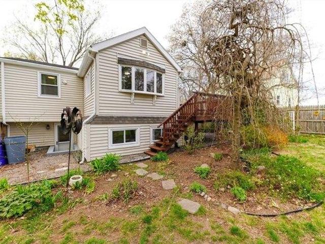 house with 3 bedroom, Randolph MA ES102960666