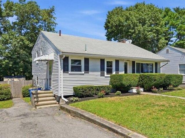 house with 3 bedroom, Randolph MA ES104808843