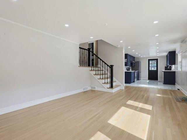 house with 3 bedroom, Randolph MA ES105126803