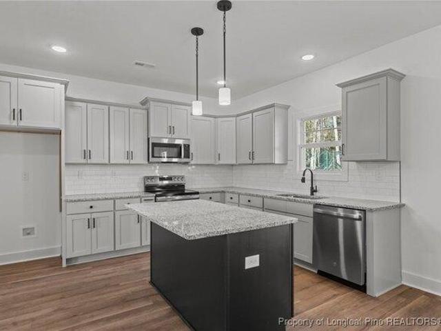 house with 3 bedroom, Raeford NC DS92588316