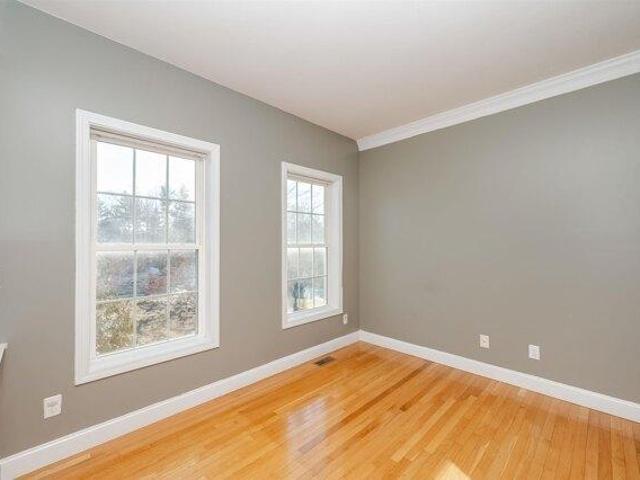 house with 3 bedroom, Raymond NH DLS102727412