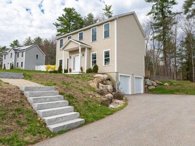 house with 3 bedroom, Raymond NH DLS103069390